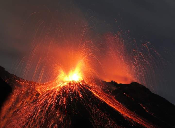 Here's How To Actually Cook Food Over Lava